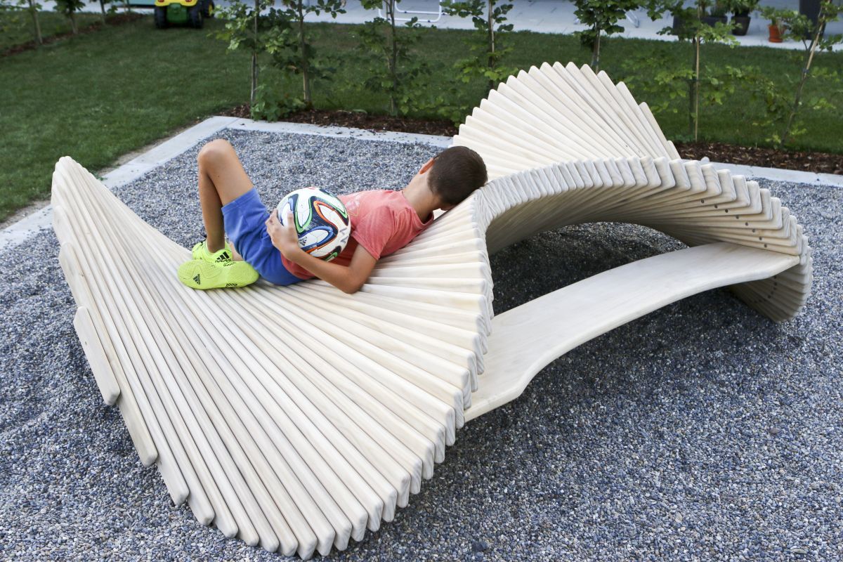 Beautiful moveart, sculptural seating and architectural play in the ...