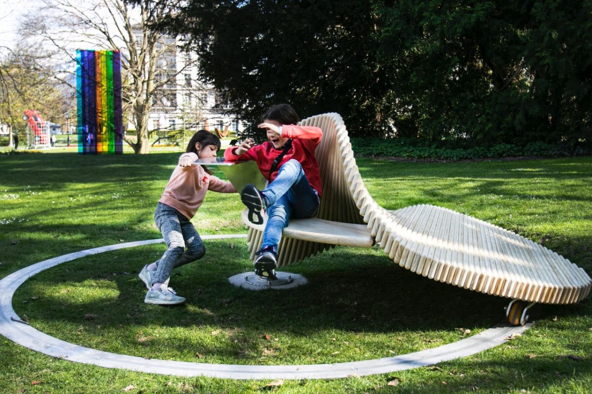 Beautiful moveart, sculptural seating and architectural play in the ...